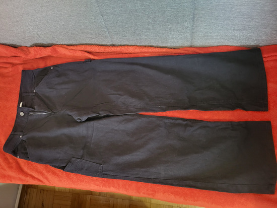 Pantalone vel.M snižene 1500