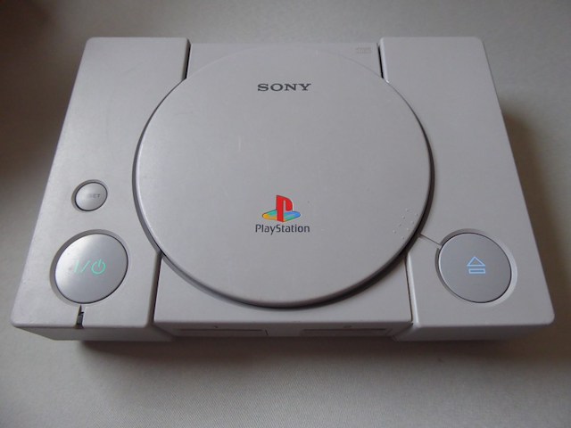 SONY PlayStation 1, čipovan, laser ne čita diskove