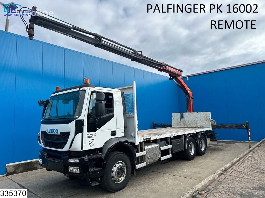 IVECO Trakker 360 6x4, EURO 6, Palfinger, Remote, Steel suspension kamion s ravnom platformom