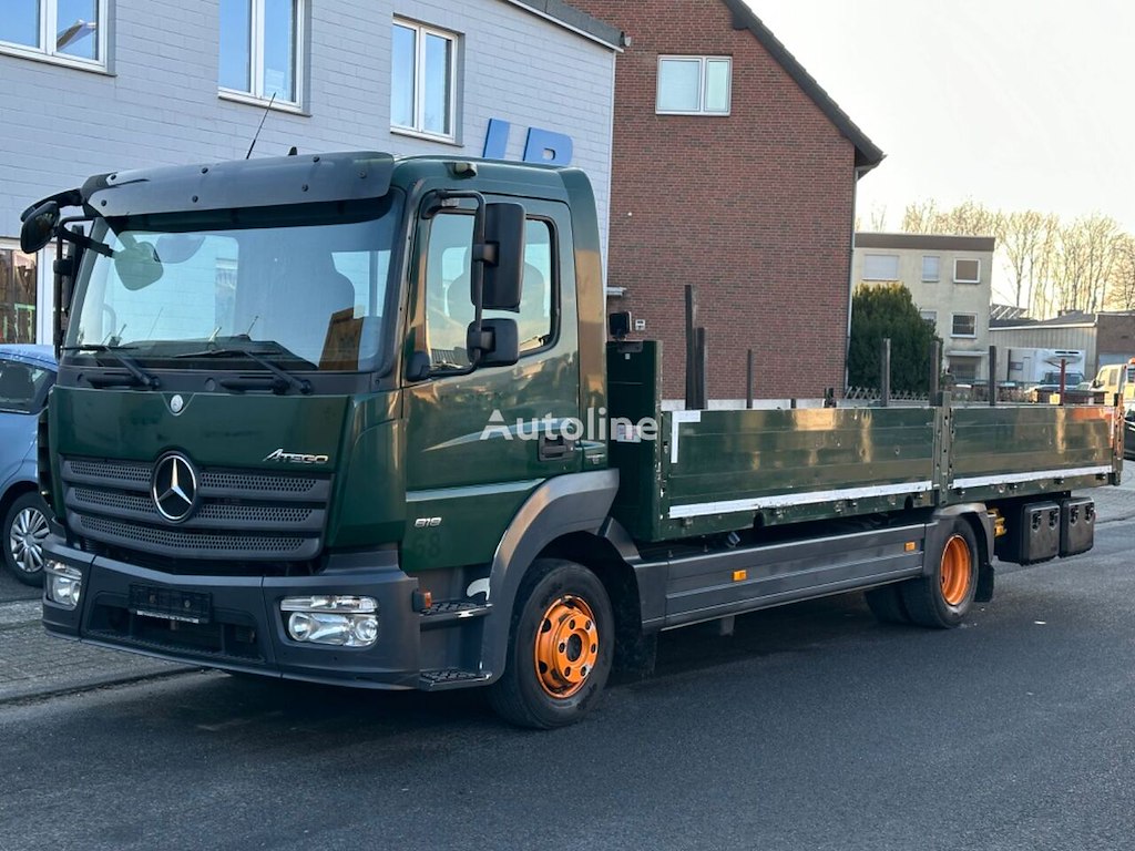 Mercedes-Benz 818 Atego kamion s ravnom platformom