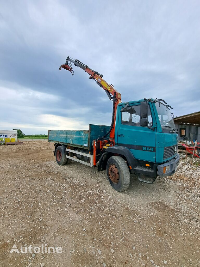 Mercedes-Benz 914 AK kamion s ravnom platformom