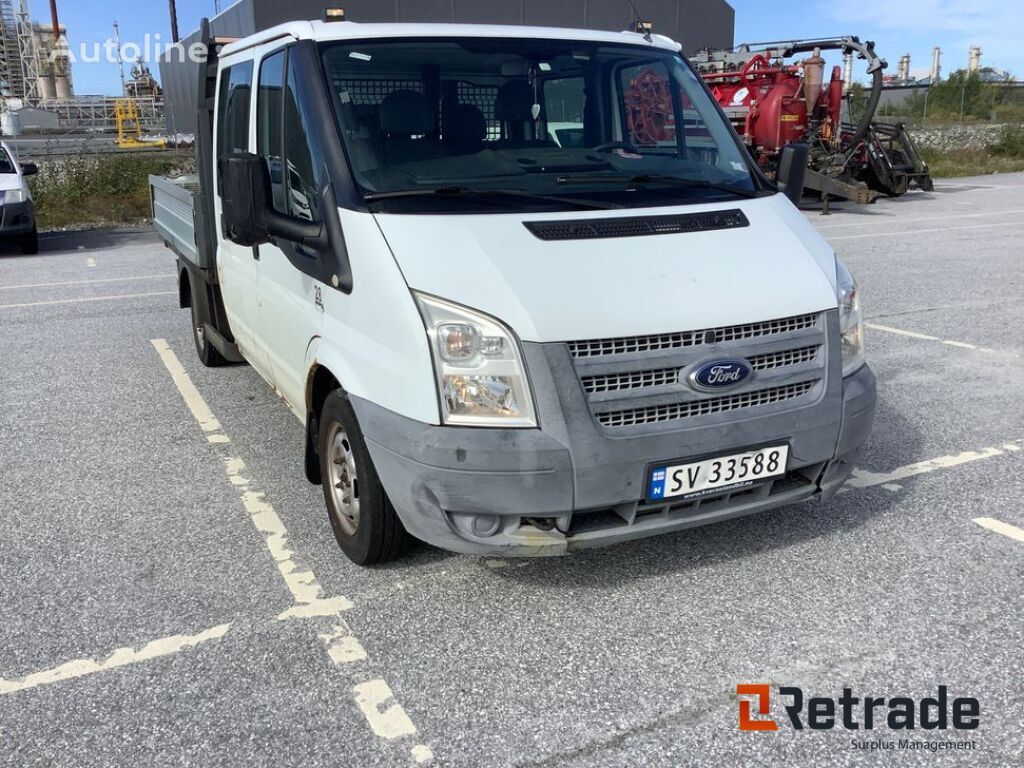 Prodaje se Ford Transit kamion s ravnom platformom na aukciji