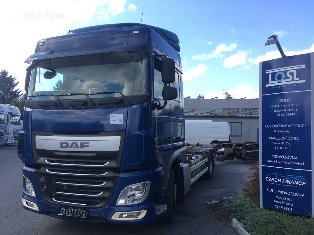 DAF XF460 kamion šasija + prikolica šasije