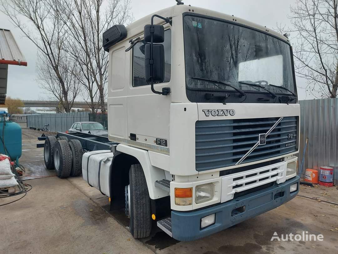 Volvo F12 400 kamion šasija