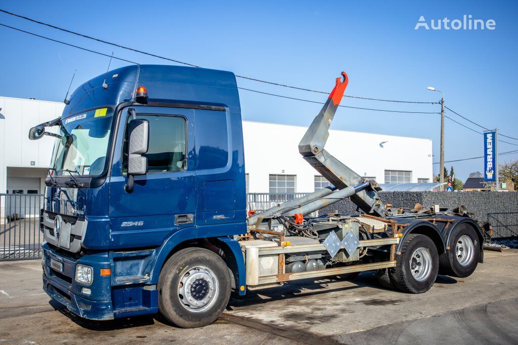 Mercedes-Benz ACTROS 2546-MP3+10 tires/pneus kamion rol kiper