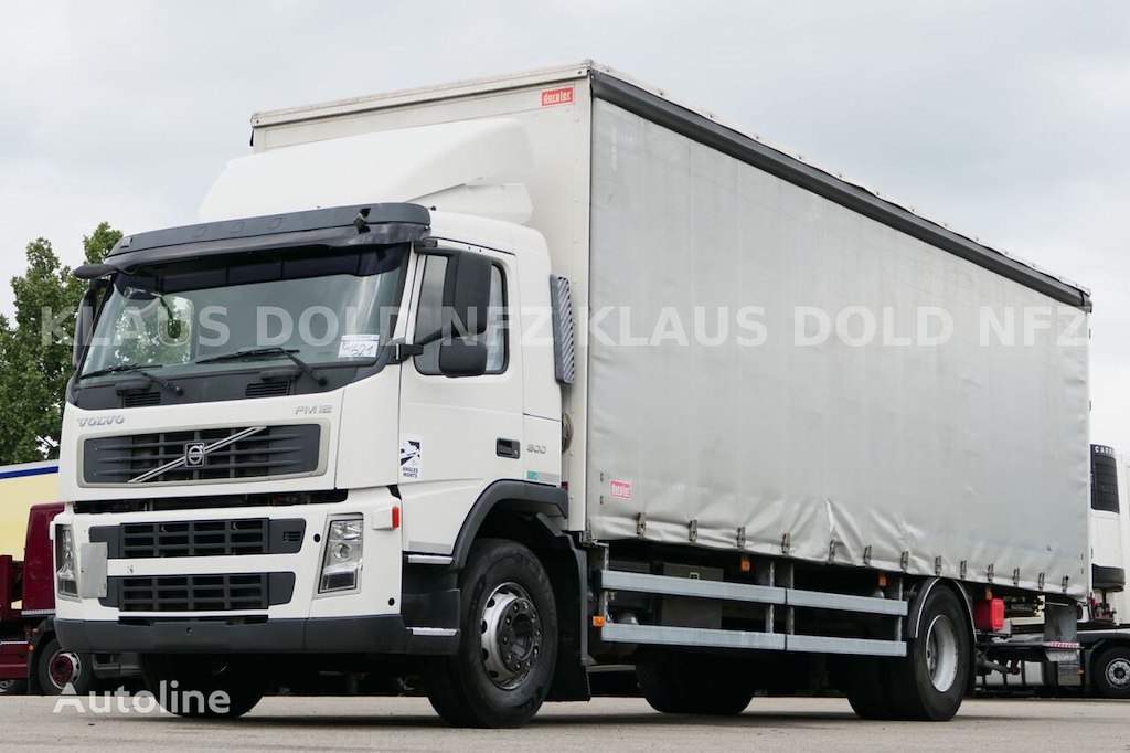 Volvo FM 300 kamion sa klizna zavesa cerada