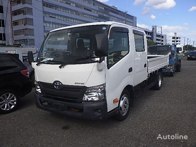 Toyota DYNA kamion s ravnom platformom < 3.5t