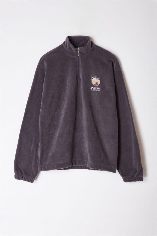 TRENDYOL ANTHRACITE OVERSIZE/WIDE CUT STAND COLLAR ZIPPERED EMBROIDERED FLEECE SWEATSHIRT