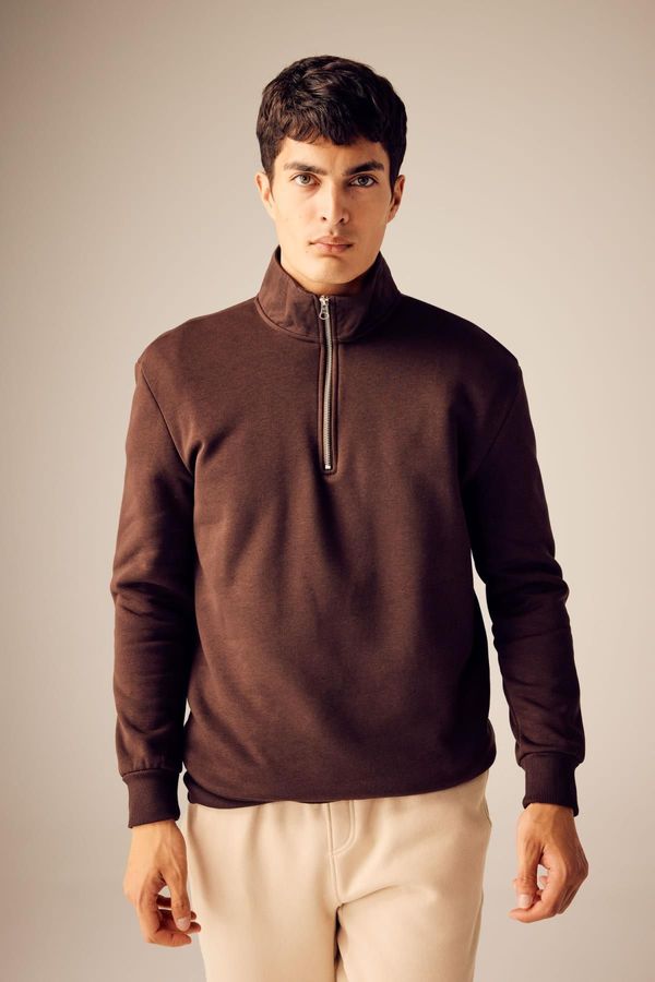 DEFACTO Comfort Fit Zippered Stand-up Collar Sweatshirt