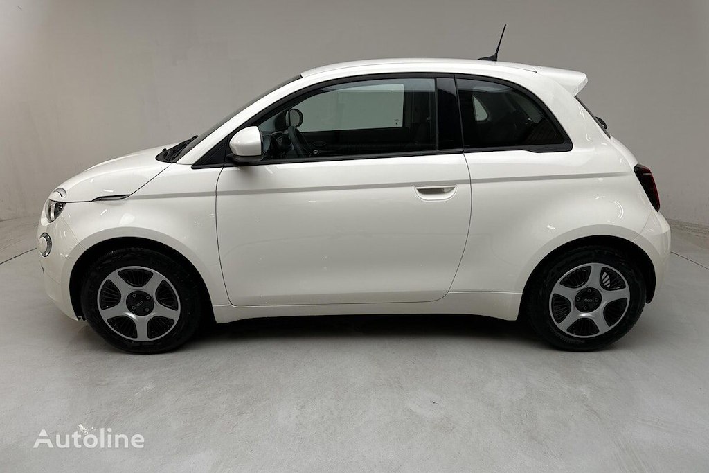 Prodaje se FIAT 500e hečbek na aukciji