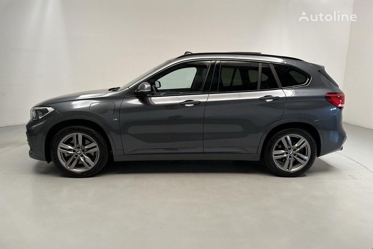 Prodaje se BMW X1 krosover na aukciji