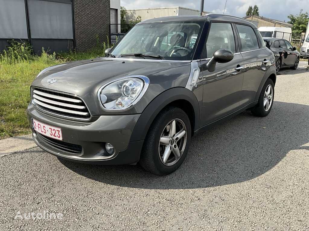 Prodaje se Mini Cooper ALL4 hečbek na aukciji