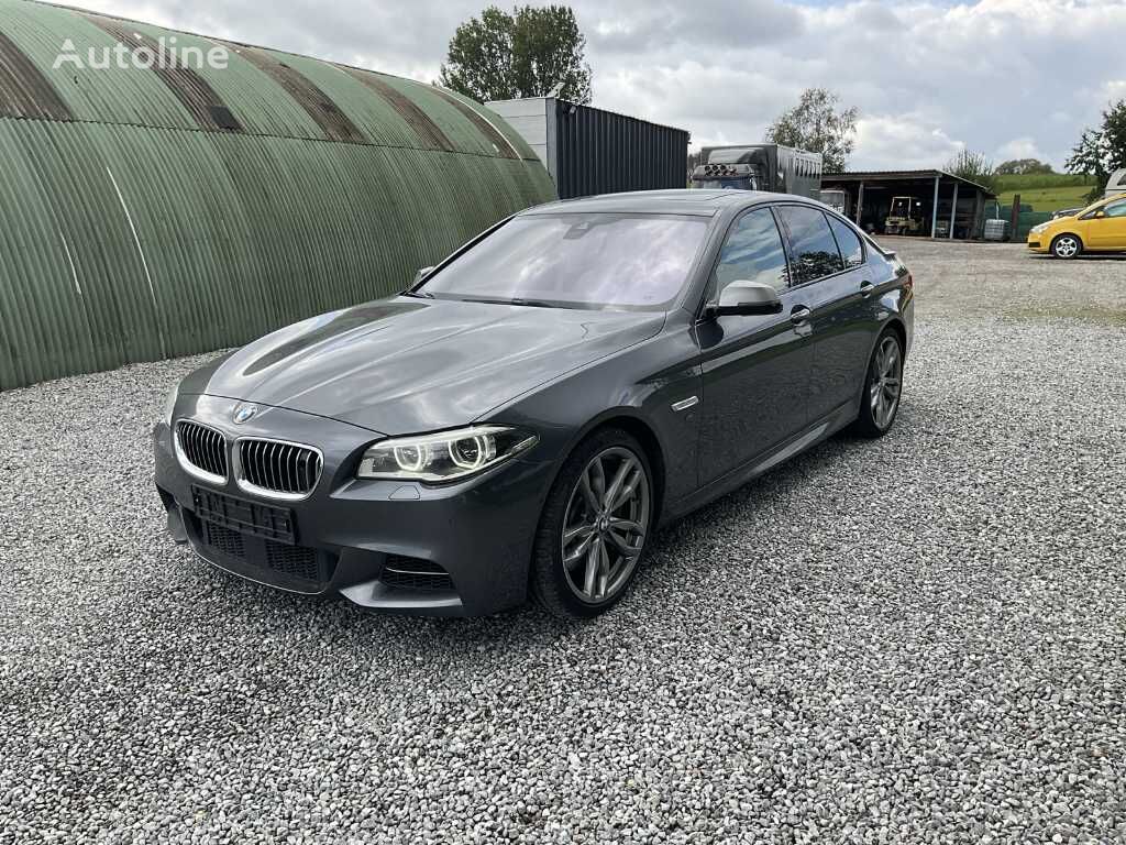 Prodaje se BMW XDrive sedan na aukciji