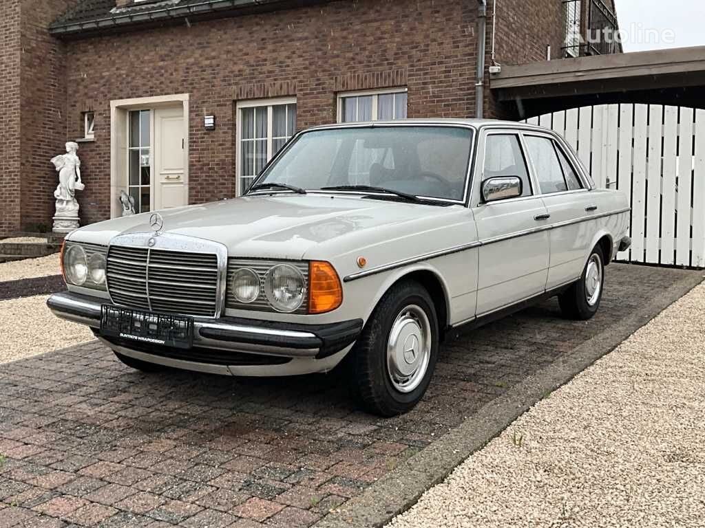 Prodaje se Mercedes-Benz 250 sedan na aukciji