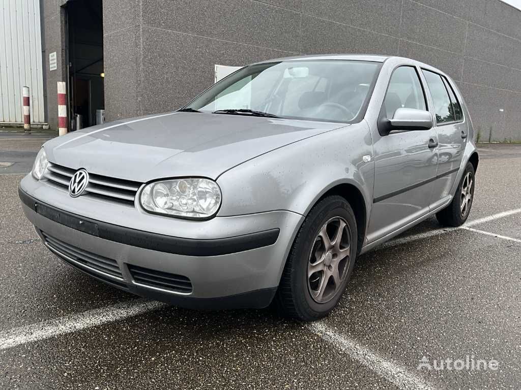 Prodaje se Volkswagen Golf MK4 hečbek na aukciji