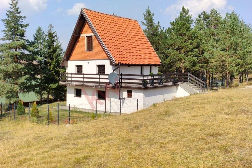 Kuća na Zlatiboru sa apartmanima pored Ski centra Tornik