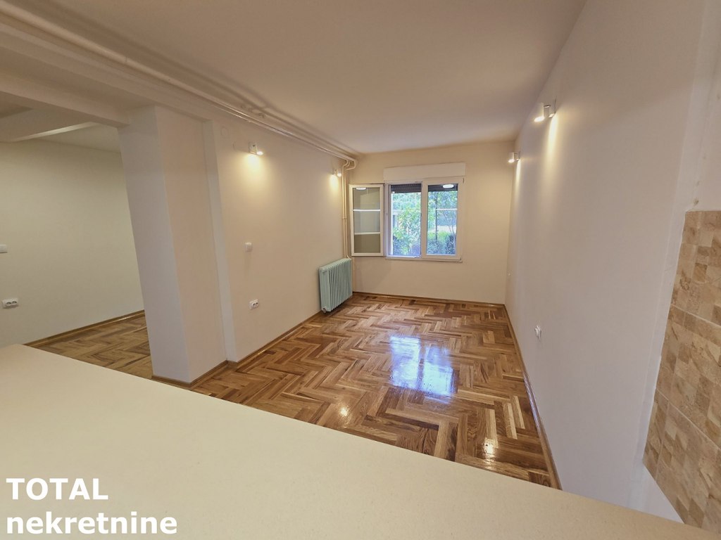 NOVI SAD - CENTAR - 37. 00 m2