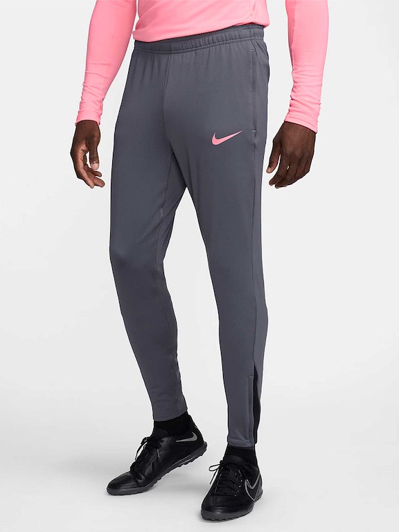 NIKE Strike Mens Dri-FIT Glob Pants
7963 RSD 6370 RSD