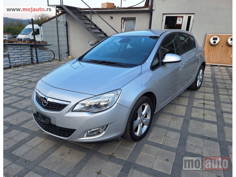 Opel Astra 1.6 16V sport