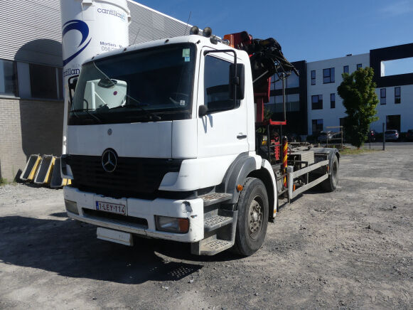 Prodaje se Mercedes-Benz 1828L rol kiper sa kukom na aukciji