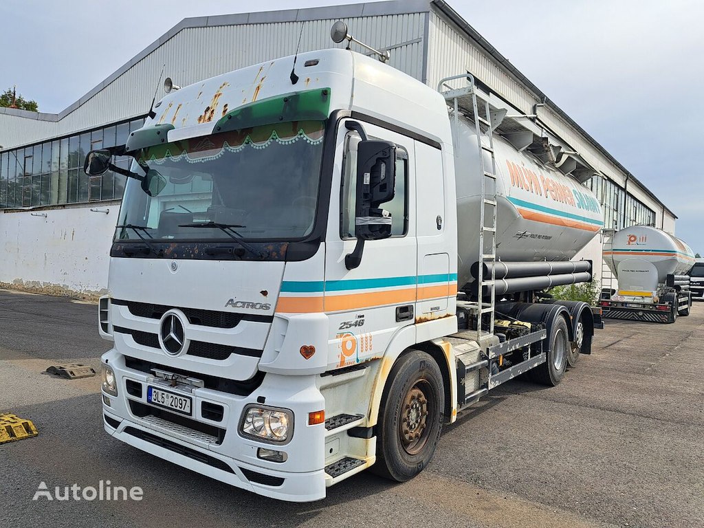 Prodaje se Mercedes-Benz ACTROS 2548 L 6X2 S CISTERNOU SPITZER SILO autocisternu na aukciji