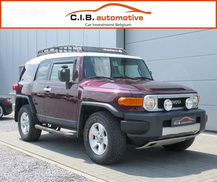 Toyota FJ Cruiser / 4.0i V6 / Aut. / 4x4 / Cruise Cont / A-Trac terenac