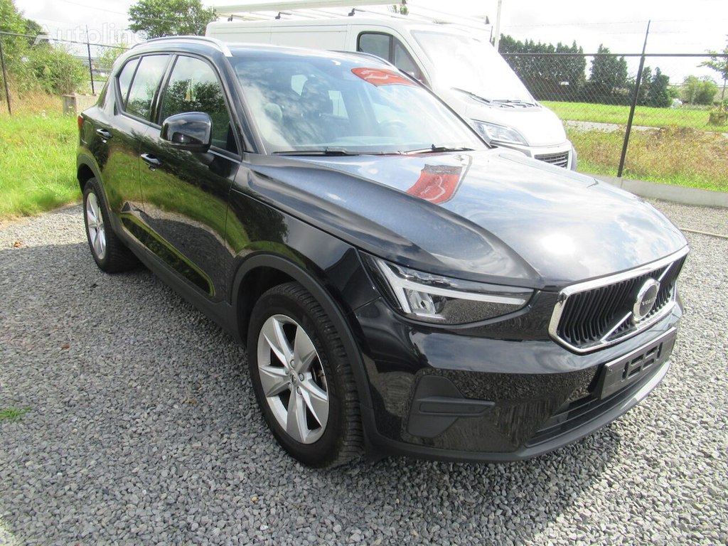 Volvo XC40 T2 / Aut. / Navi / Seat heating / LED / LDWS / PDC / ... terenac