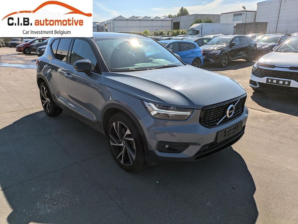 Volvo XC40 T5 / R-Design / Glass roof / Leather / Heated seats / ... terenac