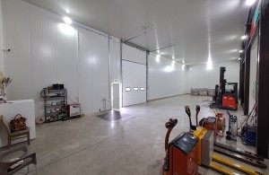 Poslovna zgrada - hladnjača od 1000 m2, Čačak