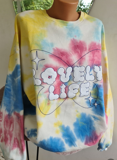 Bold tye dye duks oversized