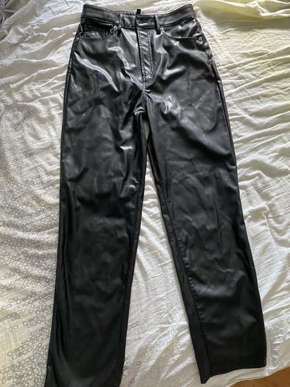 Crne kozne pantalone