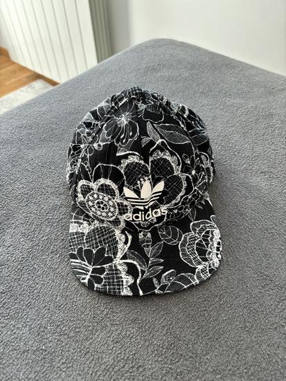 Kacket ravan adidas