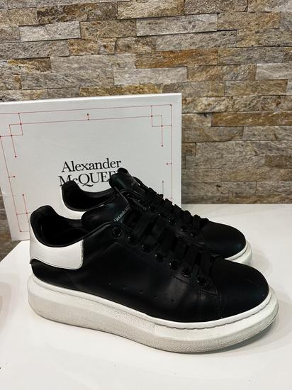 Alexander Mcqueen crne patike