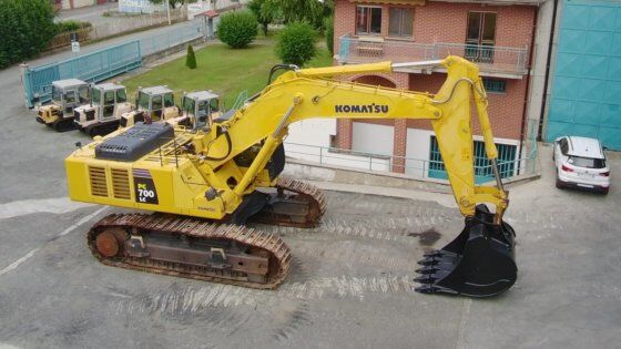 Komatsu PC700 bager guseničar