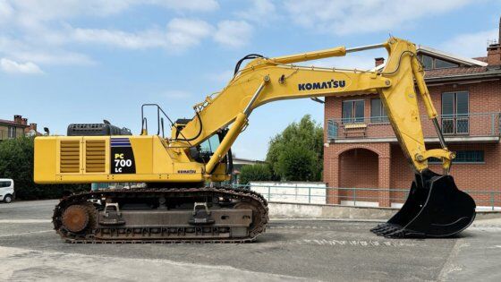 Komatsu PC700 bager guseničar