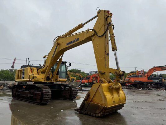 Komatsu PC700 bager guseničar