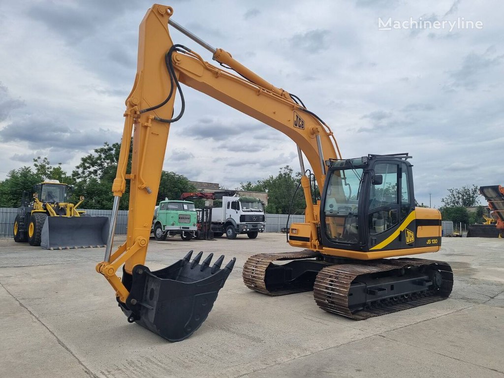 JCB JS130LC bager guseničar