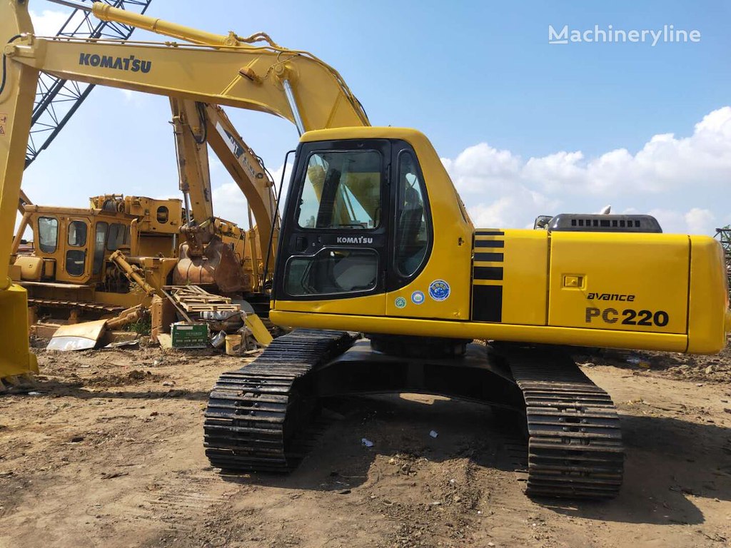 Komatsu PC220-6 bager guseničar