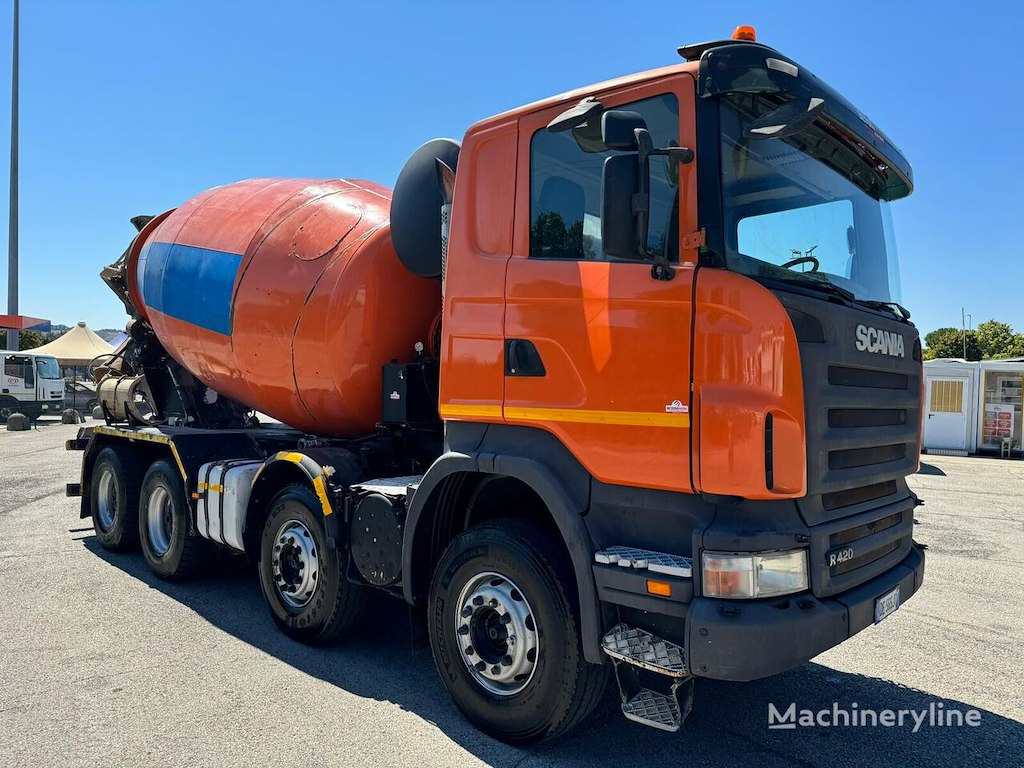 Scania R420 kamion s mešalicom za beton