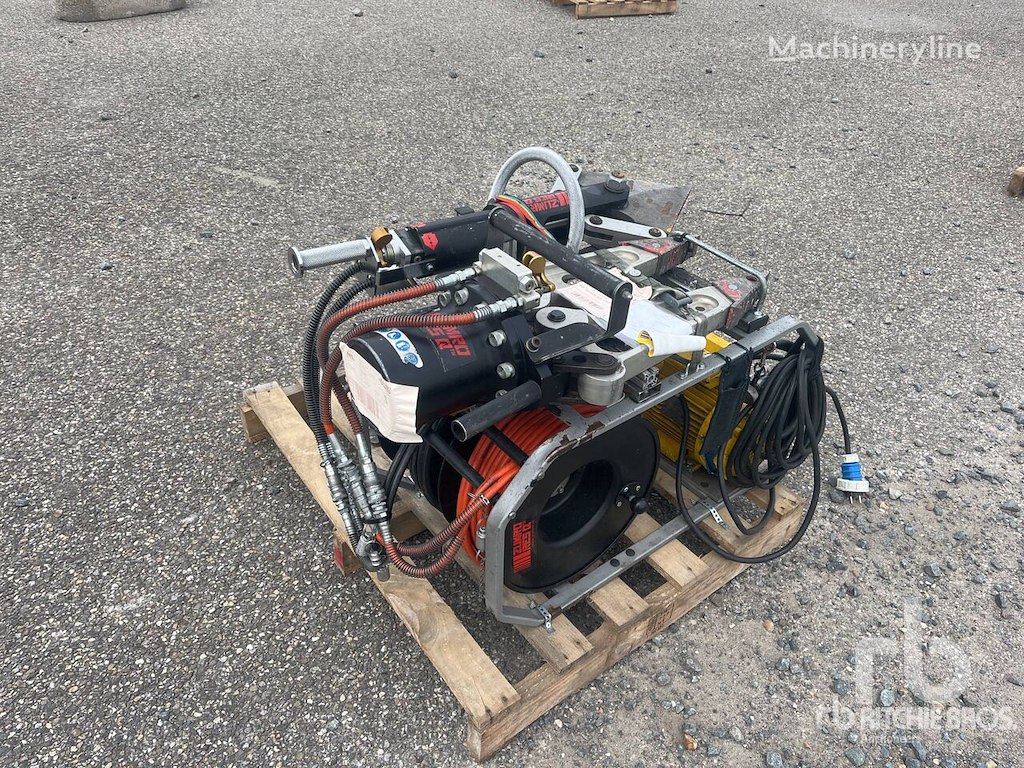 Prodaje se ZUMRO Hydraulic Rescue Kit pneumatski čekić na aukciji