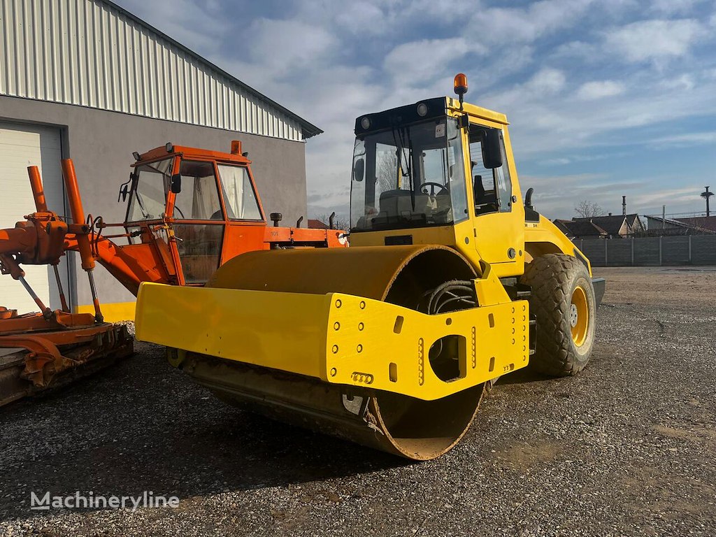 BOMAG BW216 DH-4 kompaktor s jednim valjkom