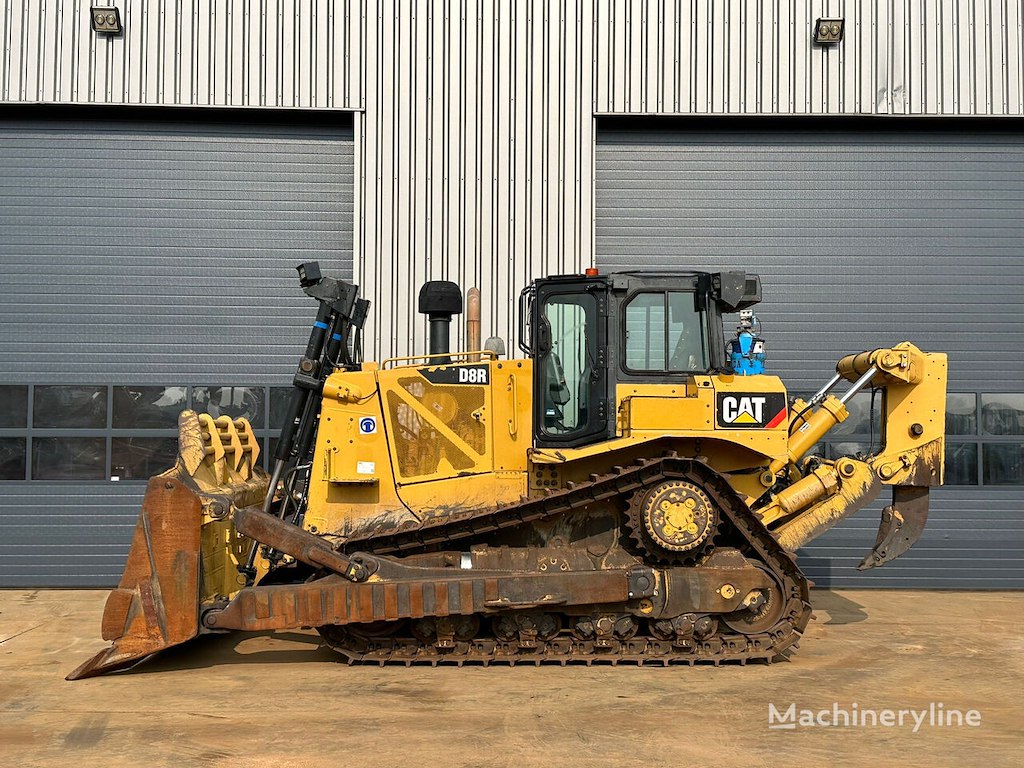 Caterpillar D8R buldožer