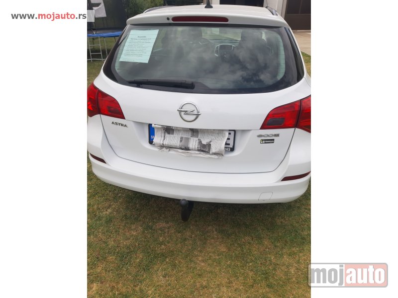 Opel Astra J