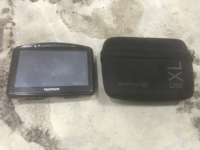 Tomtom navigacija + memorijska kartica 16GB