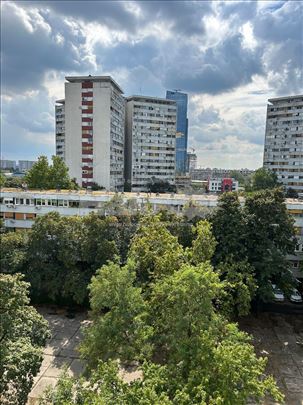 Jedinstven stan u bloku 38 Novi Beograd