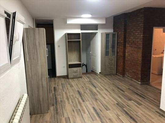 Dalmatinska lokal 63m2 renoviran