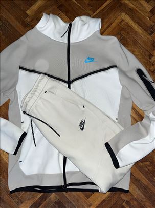 Nike Tech Fleece