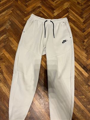 Nike Tech Fleece