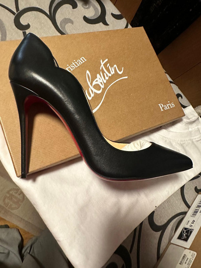 Louboutin cipele na stiklu ❤️ NOVO ❤️