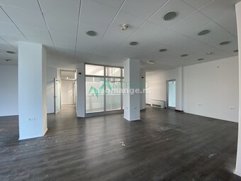 Poslovni prostor, 240m2+ 112m2 terase, Bulevar oslobođenja.